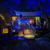 Φως Φαναρι Cafe Bar - Σνακ Καφές Ποτο Cocktails Ικαρία
