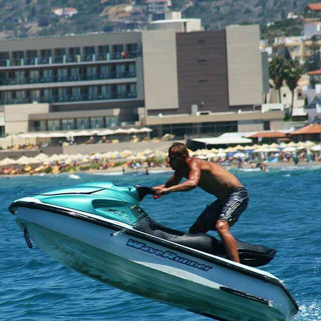 Slalom Watersports - Θαλάσσια Σπορ Parasailing Jet Ski Σταλίδα