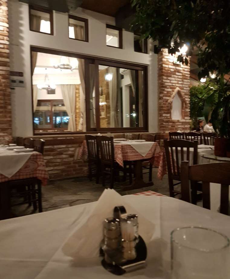 Μυρτιά - Παραδοσιακή Ταβέρνα Μαγειρευτό Φαγητό Περιστέρι
