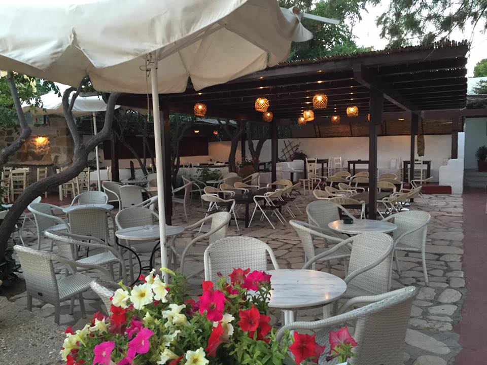 George's Place - Beach Bar Κάμπος Πάτμος