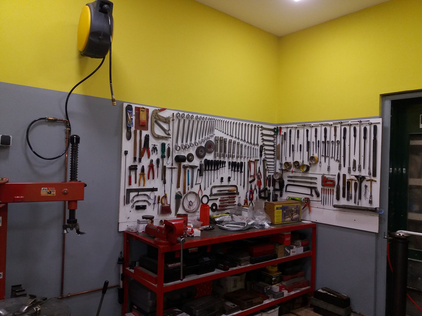 Moto Ανανίας - Συνεργείο Μοτοσυκλετών Αίγινα