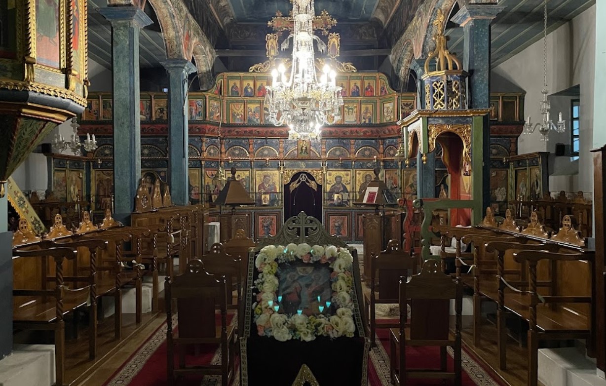 Ιερός Ναός Αγίου Δημητρίου Και Αγίων Αναργύρων Διαβατών