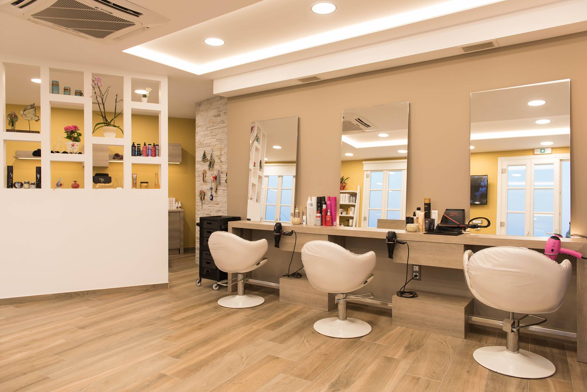 Κομμωτήριο Χρυσόσκονη - Γυναικεία Χτενίσματα Απολλωνία Σίφνος