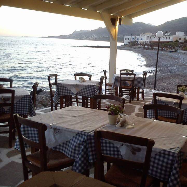 Ψαροταβέρνα Βοτσαλάκια - Θαλασσινά Μαγειρευτά Κουτσουράς