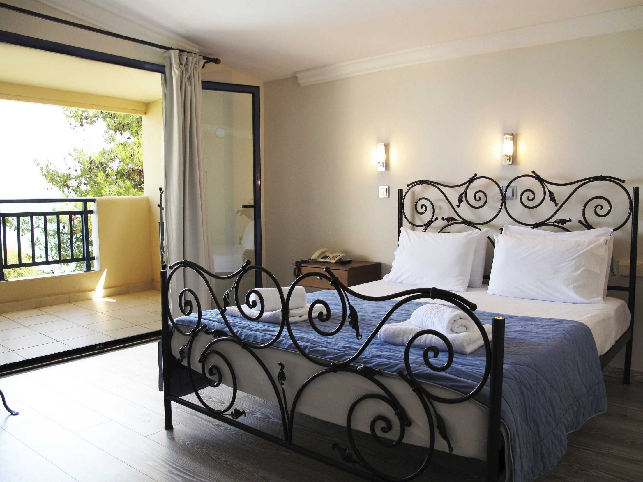 Azur Seaside Hotel - Παραθαλάσσιο Ξενοδοχείο Πολύχρονο