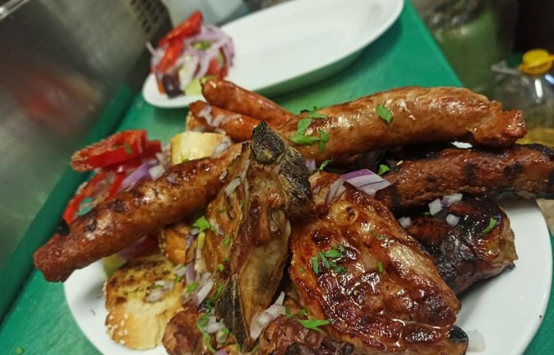 Καφενείο Ο Λόλος - Τσιπουράδικο Ψαρομεζέδες Κουκάκι