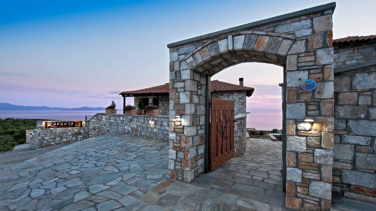 Karavia Luxury Hotel - Πολυτελή Δωμάτια Άφησσος