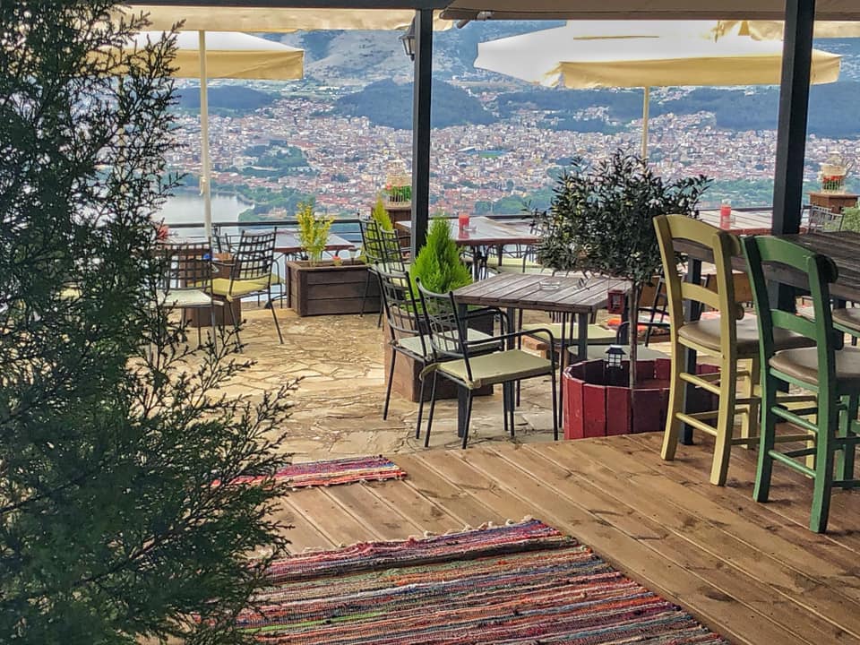 Εστιατόριο Καφέ Κουκουβάγια - Φαγητό Γλυκό Καφές Λιγκιάδες