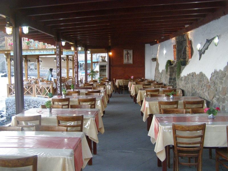 The Cave Of Nikolas - The Best Traditional Restaurant Santorini