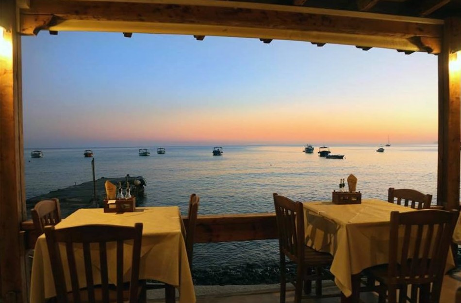The Cave Of Nikolas - The Best Traditional Restaurant Santorini