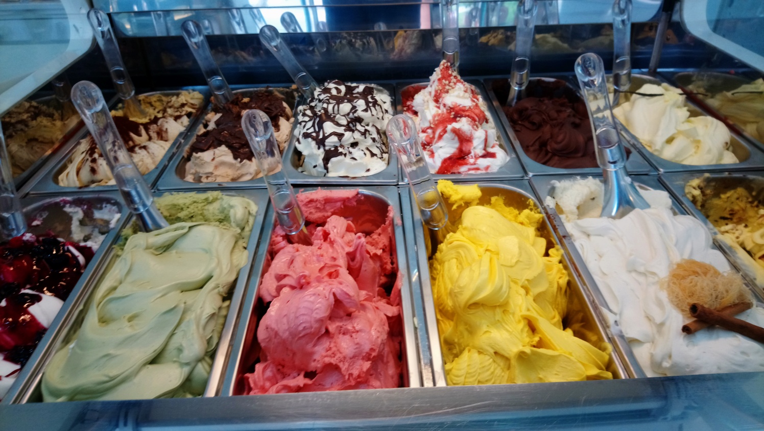 Ζαχαροπλαστείο La Ruche Patisserie - Γλυκά Τούρτες Μεταμόρφωση