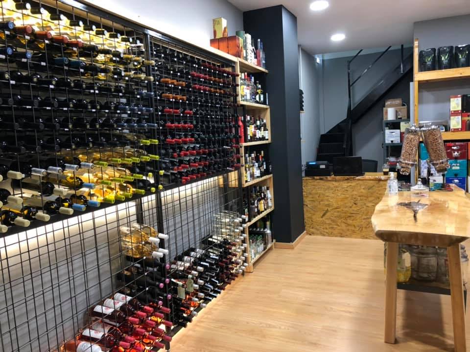 Cava Isa Wine Cellar - Κάβα Ποτών Κυψέλη