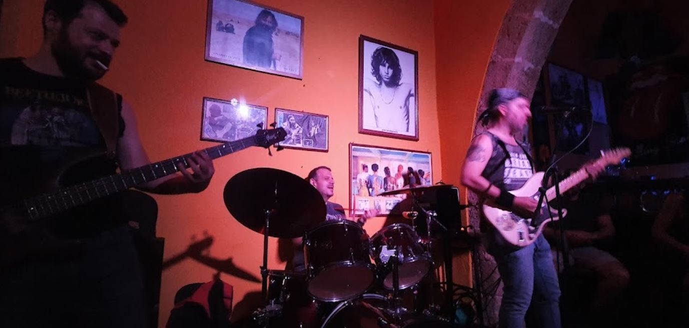 Socrates Rock Bar - Νυχτερινή Διασκέδαση Λίνδος