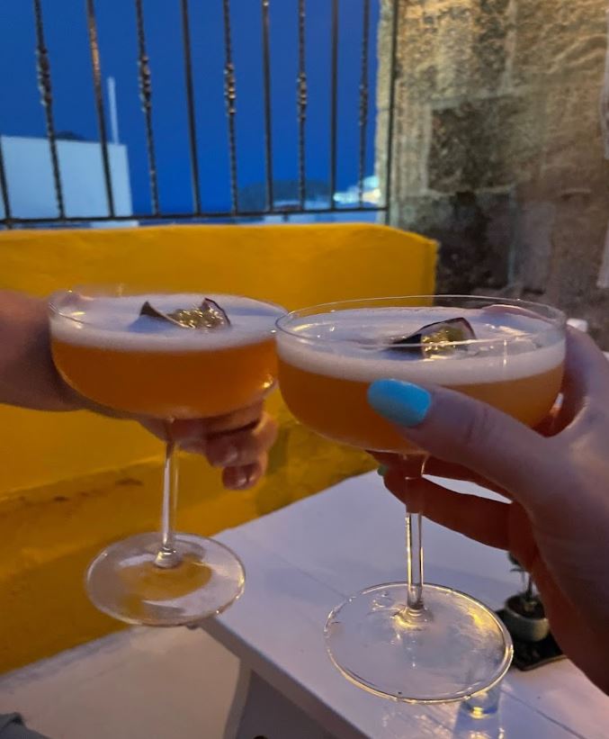 Socrates Rock Bar - Νυχτερινή Διασκέδαση Λίνδος