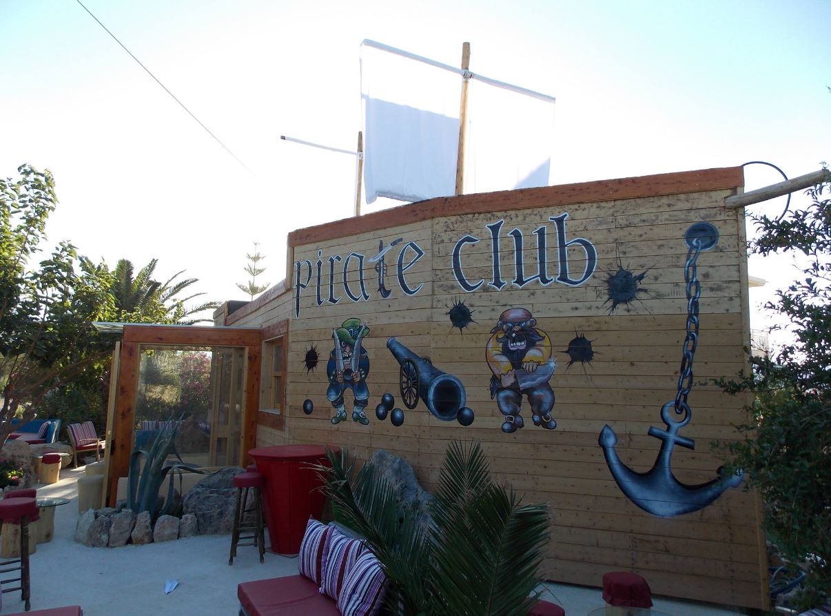 Pirate Night Club - Drinks Cocktails Dancing Kavros
