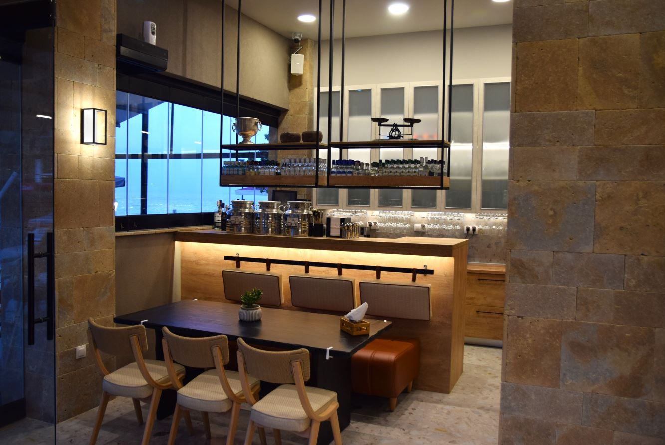 Bottice Restaurant - Οικογενειακό Εστιατόριο Νέα Μουδανιά