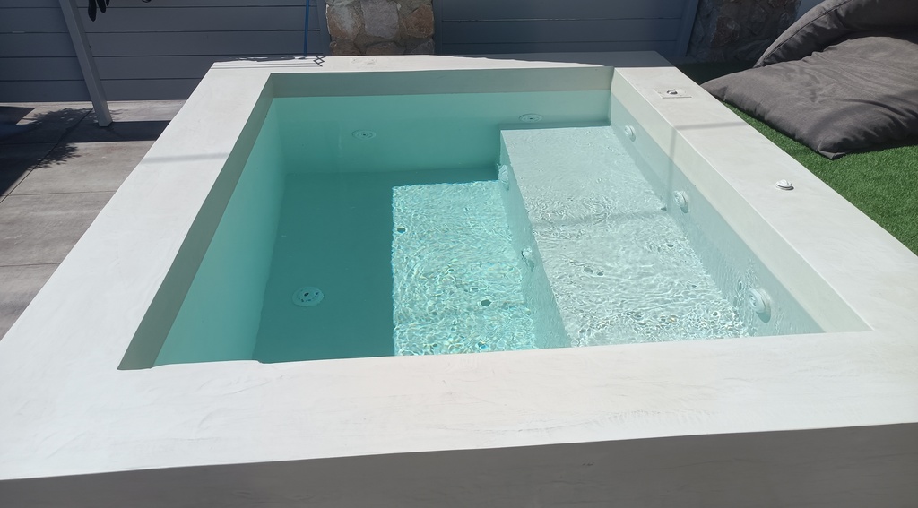 Aquadom - Κατασκευή Συντήρηση Πισίνας Σαντορίνη Κυκλάδες