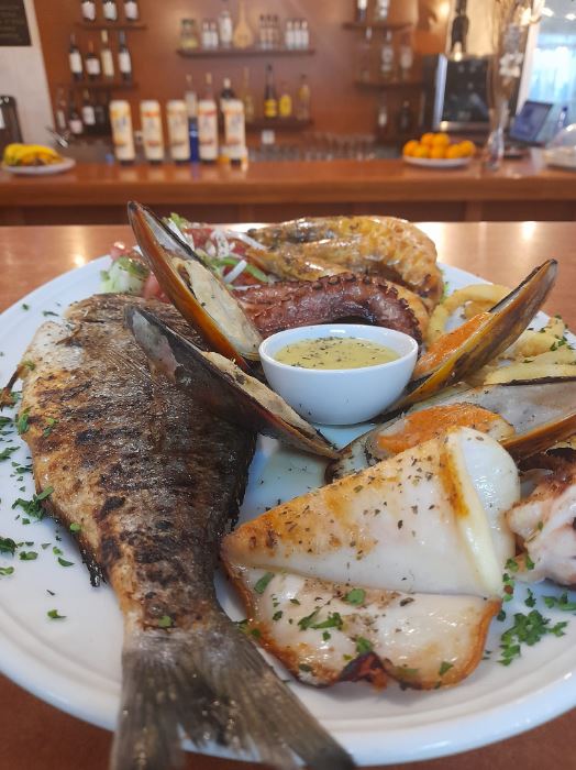 Scorpios Restaurant - Ελληνική Κινέζικη Κουζίνα Κέφαλος