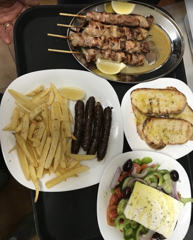 Η Πλατεία Της Μανης - Ψησταριά Snack Bar Φλομοχώρι