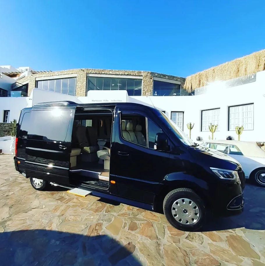 ArtCar - 24h Minivan Transfers Mykonos