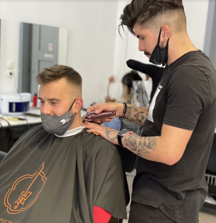 Stay Gold Barbershop - Ανδρικό Κούρεμα Κόρινθος