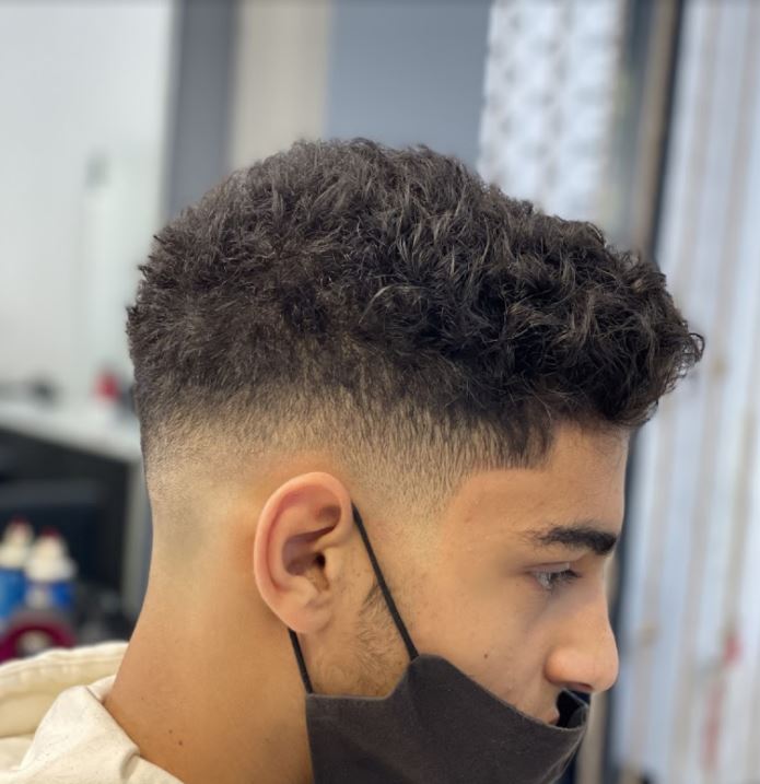 Stay Gold Barbershop - Ανδρικό Κούρεμα Κόρινθος