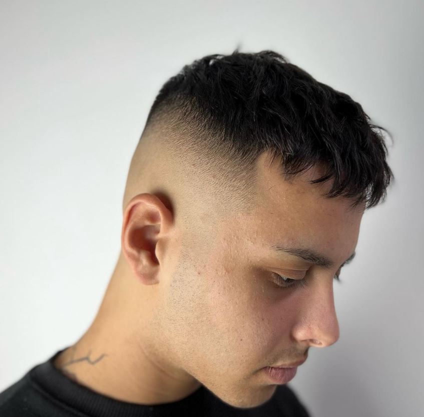 Stay Gold Barbershop - Ανδρικό Κούρεμα Κόρινθος