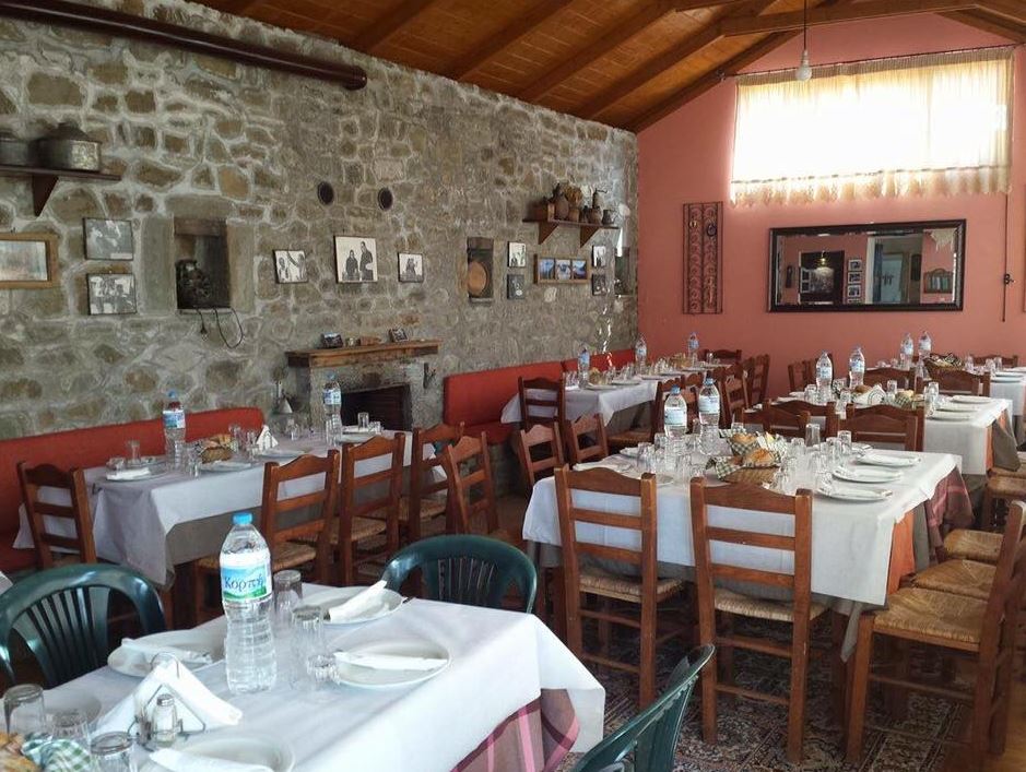 Η Ταβέρνα του Χωριού - Φαγητό Περίστα