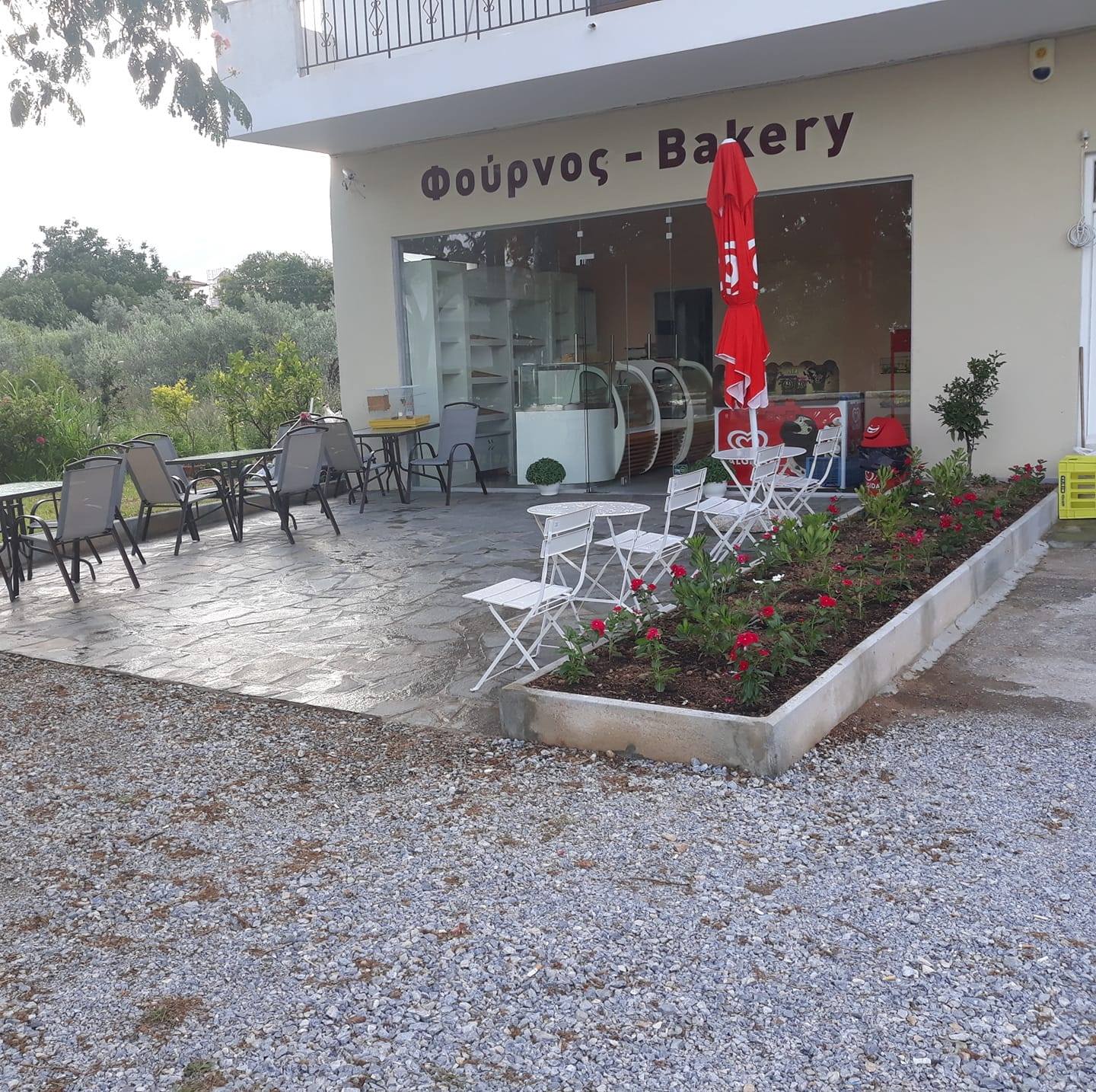 Bakery Tzouras - Αρτοποιείο Ζαχαροπλαστείο Σταυρός