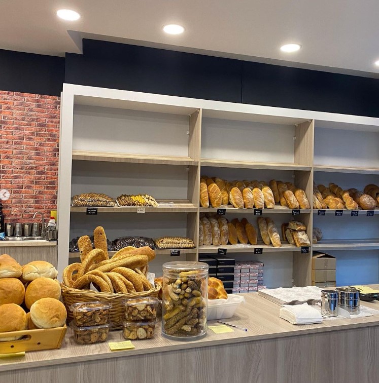 Bakery Tzouras - Αρτοποιείο Ζαχαροπλαστείο Σταυρός