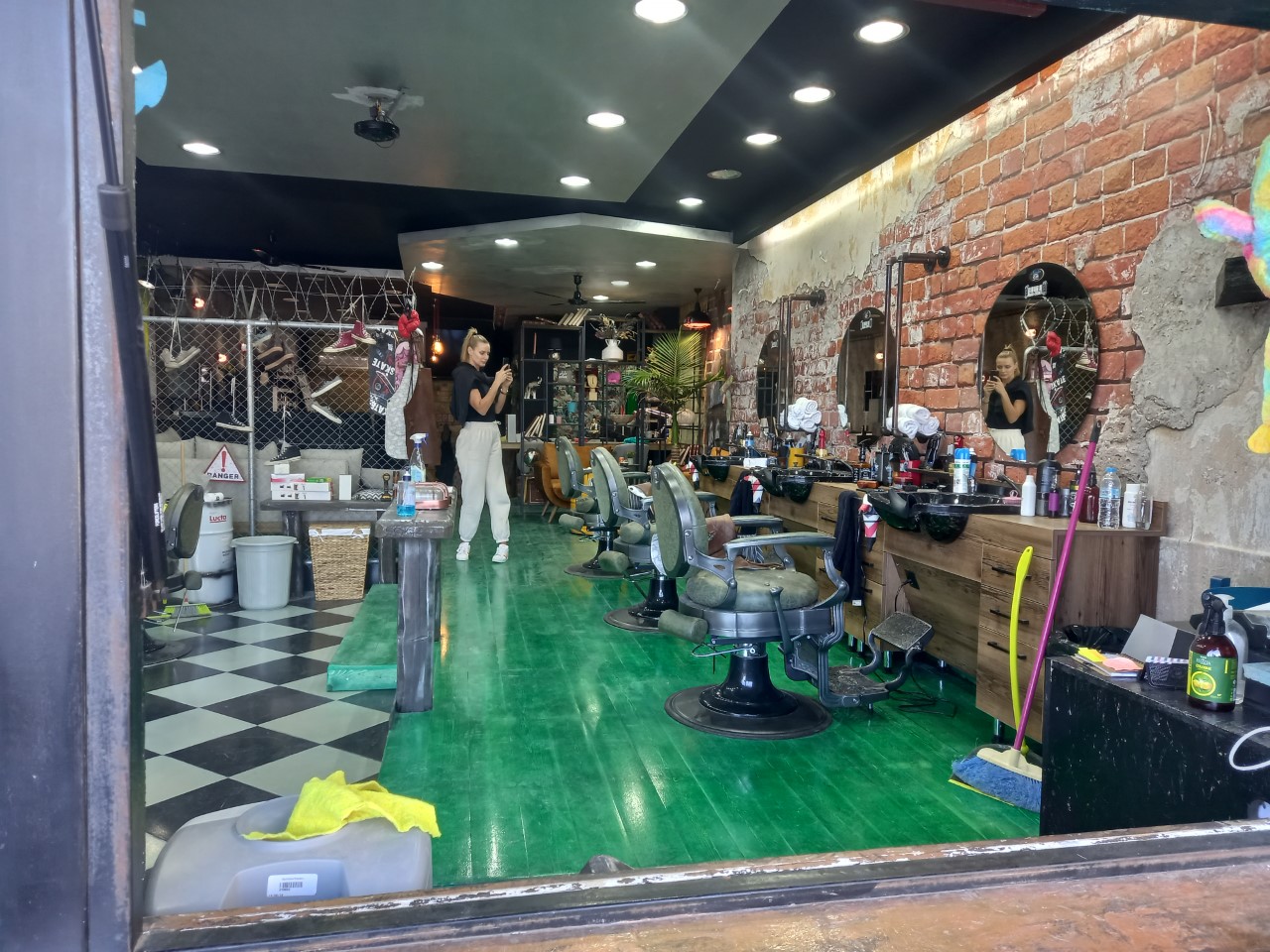 Nikolas Barber Club - Ανδρικό Γυναικείο Κούρεμα Ωρωπός