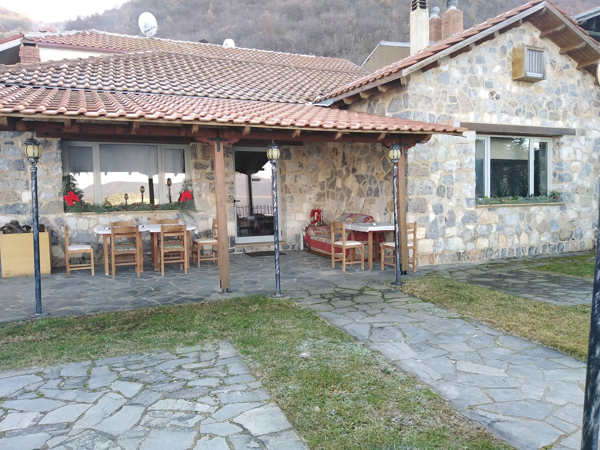 Το Σπιτικό Της Λουκίας - Εστιατόριο Ταβέρνα Μικρολίμνη