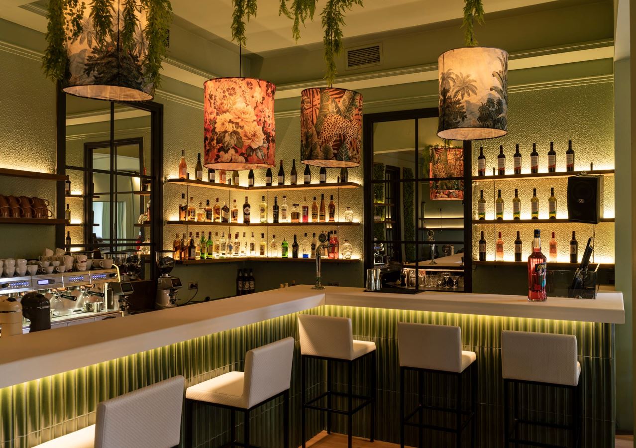Jolly Cafe Bar