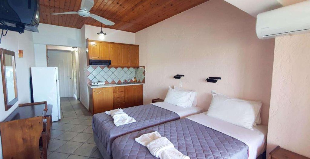 Halikoura Beach Apartments - Παραλιακά Διαμερίσματα Στούπα