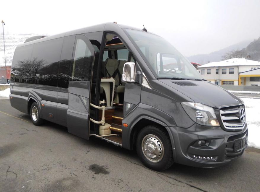 Kouloumpis - Private Mini Bus Transfers Argostoli Kefalonia