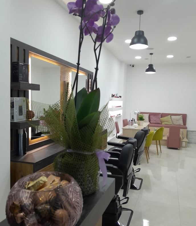 N&V Hairs & Nails - Κούρεμα Χτένισμα Μανικιούρ Μαρούσι