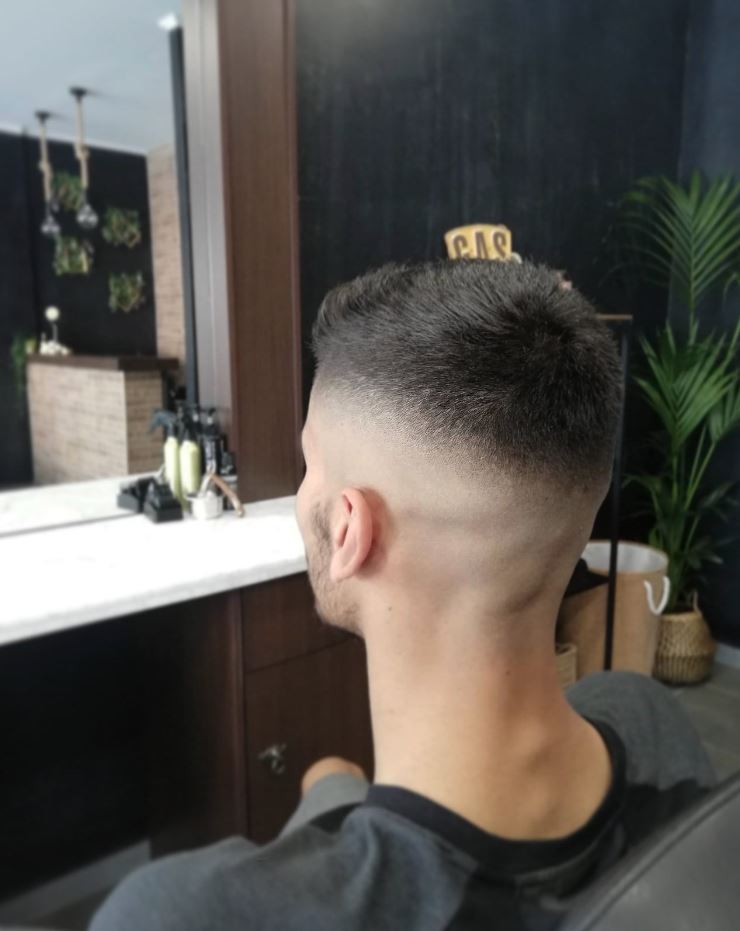 Black Bird Barber Shop - Ανδρικό Κούρεμα Λεπτοκαρυά