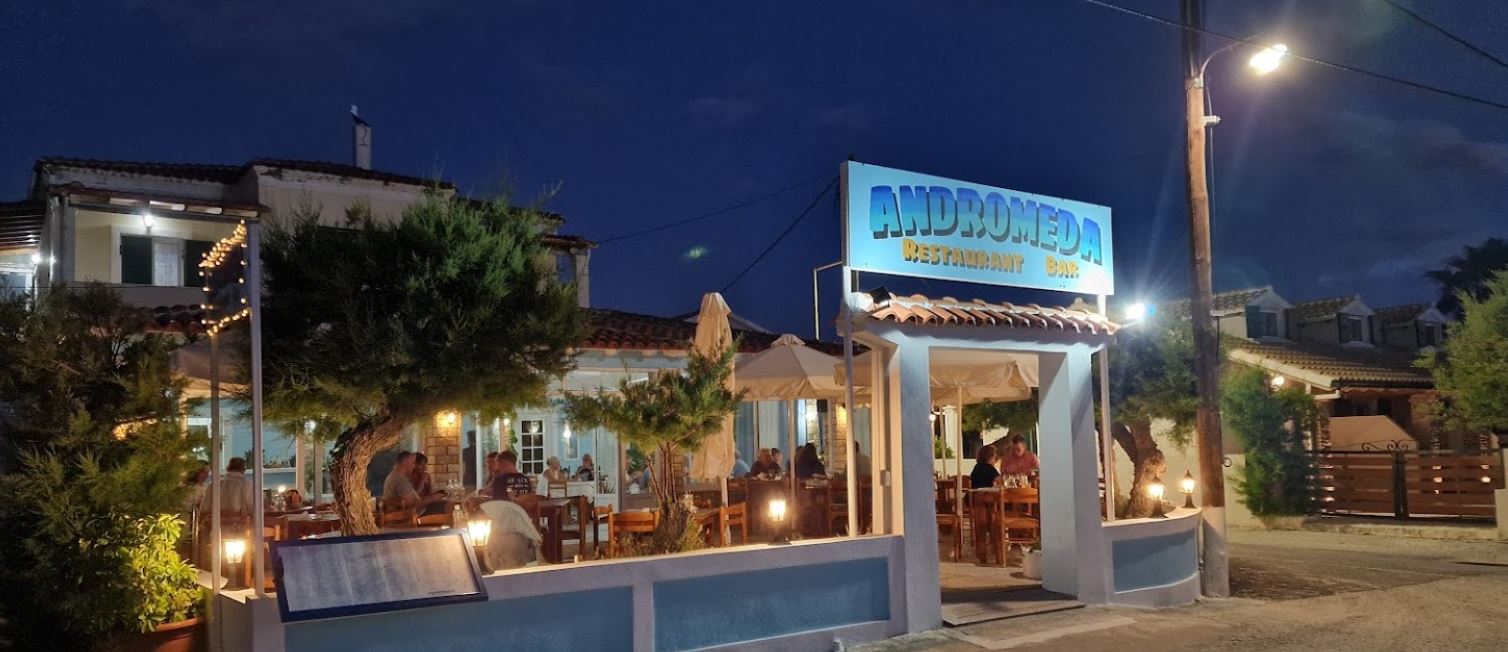 Andromeda Bar Restaurant - Food And Cocktails Acharavi
