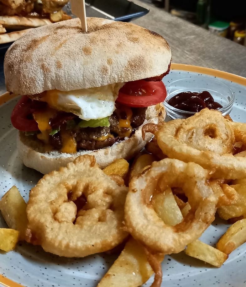 Caldera Bar Restaurant - Φαγητό Και Ποτό Μωραΐτικα