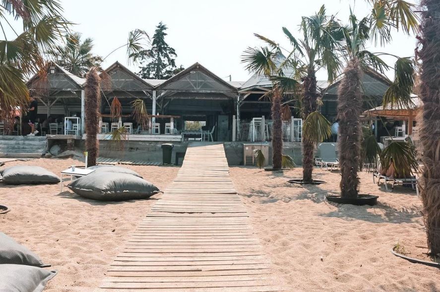 Corali Beach Bar - Σνακ Καφές Ποτό Παραλία Ιερισσού
