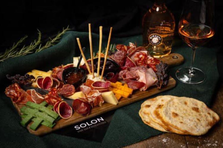 Solon Wine Bar Delicatessen - Φαγητό Και Κρασί Πυθαγόρειο