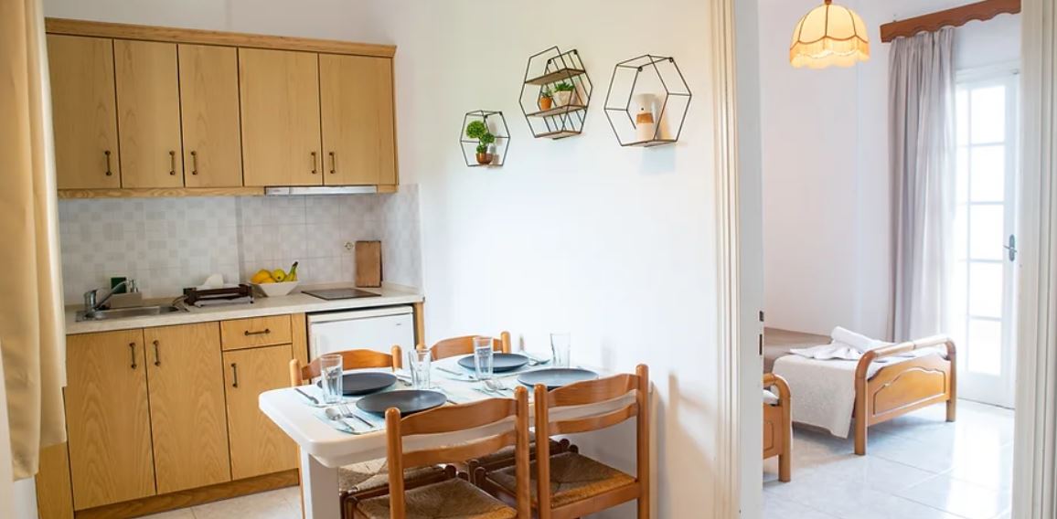 Villa Bambas Resort - Παραθαλάσσια Διαμερίσματα Καρουσάδες