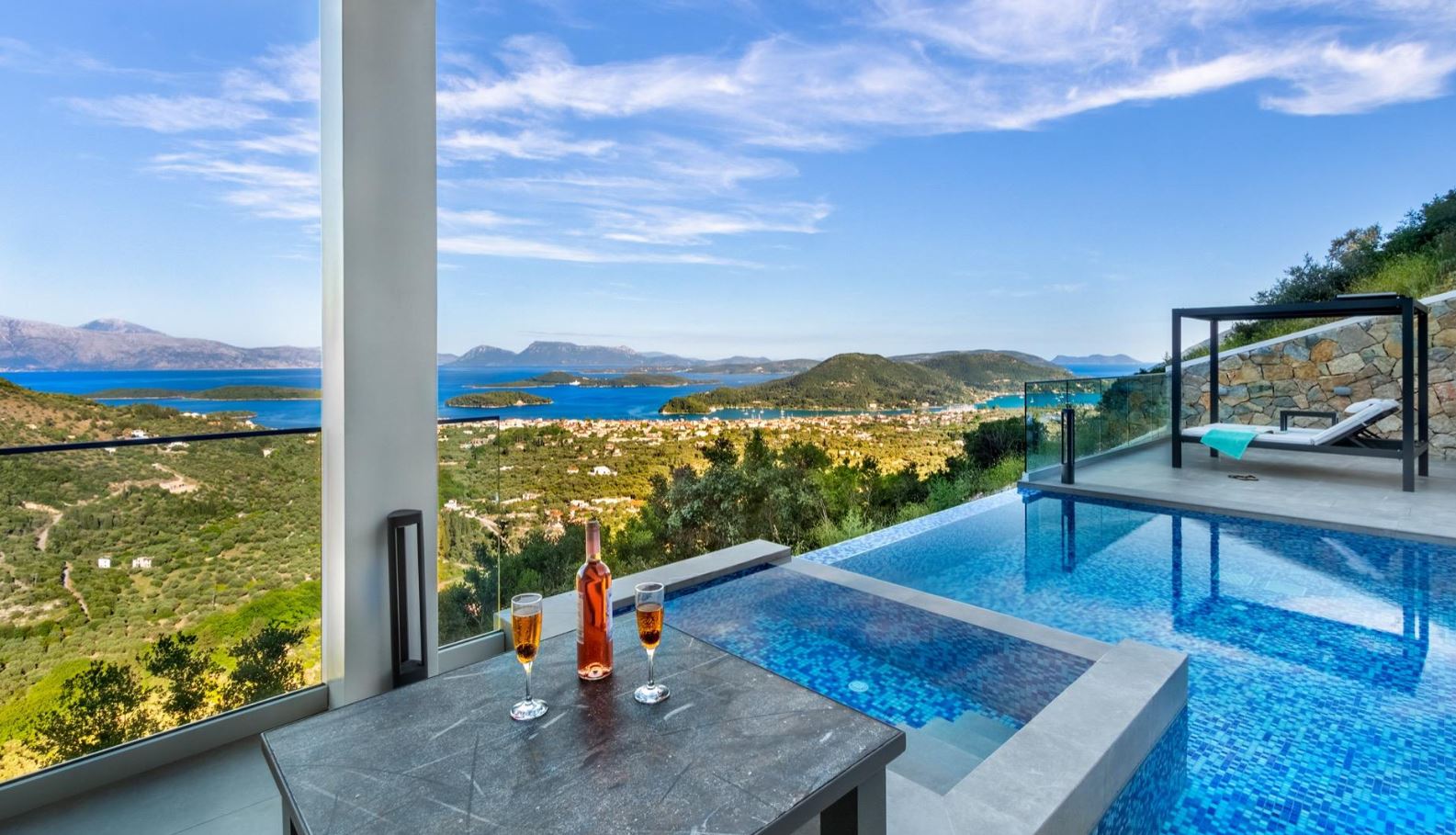 Desun Suites - Ενοικιαζόμενες Πολυτελείς Σουίτες Νυδρί