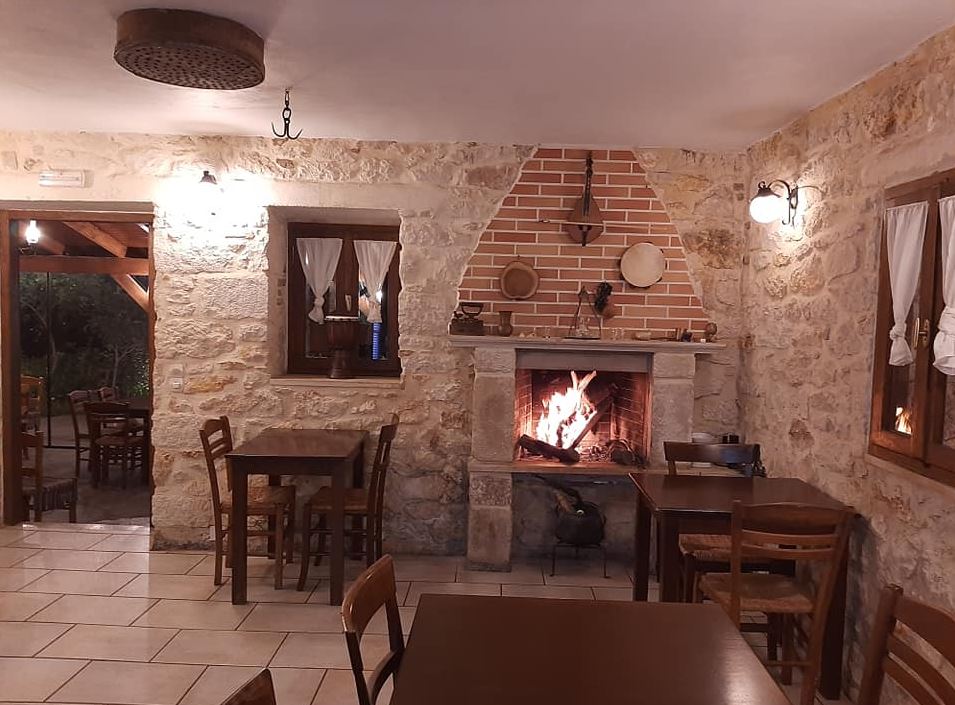 Κουκουνάρι - Ταβέρνα Μεζεδοπωλείο Αθάνατοι Ηρακλείου