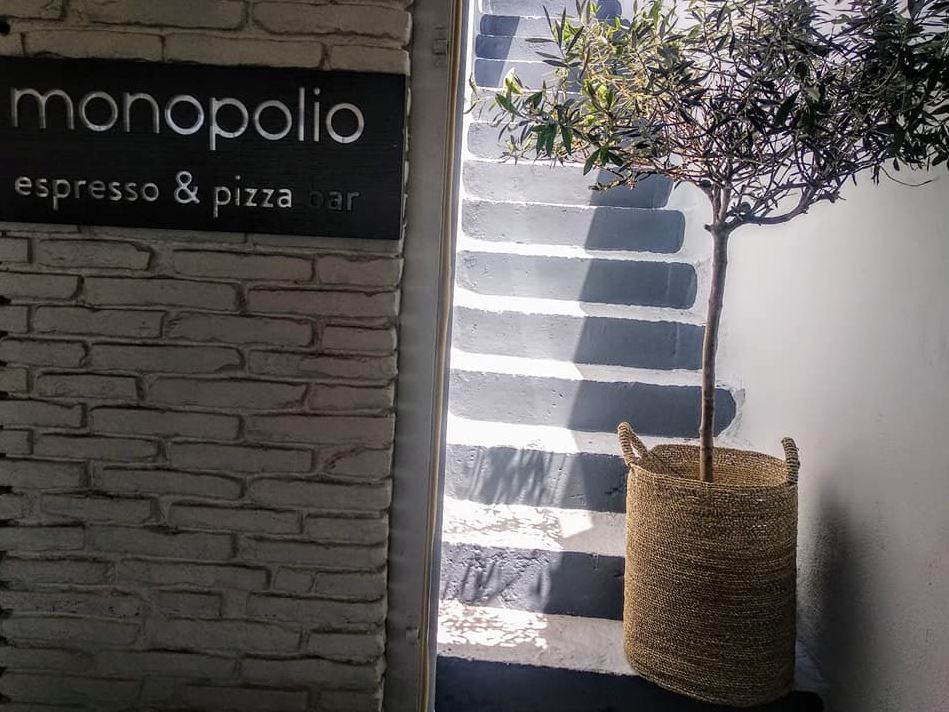 Monopolio Espresso & Pizza Bar - Πίτσα Καφές Χώρα Τήνος