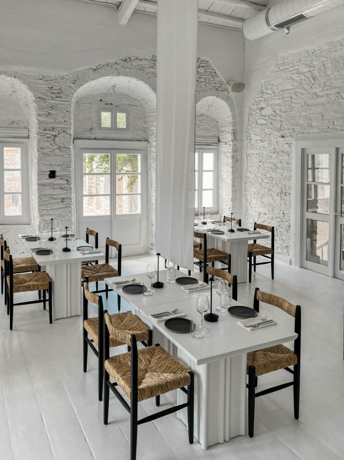 Liako Bar Restaurant - Φαγητό Και Cocktails Σύρος