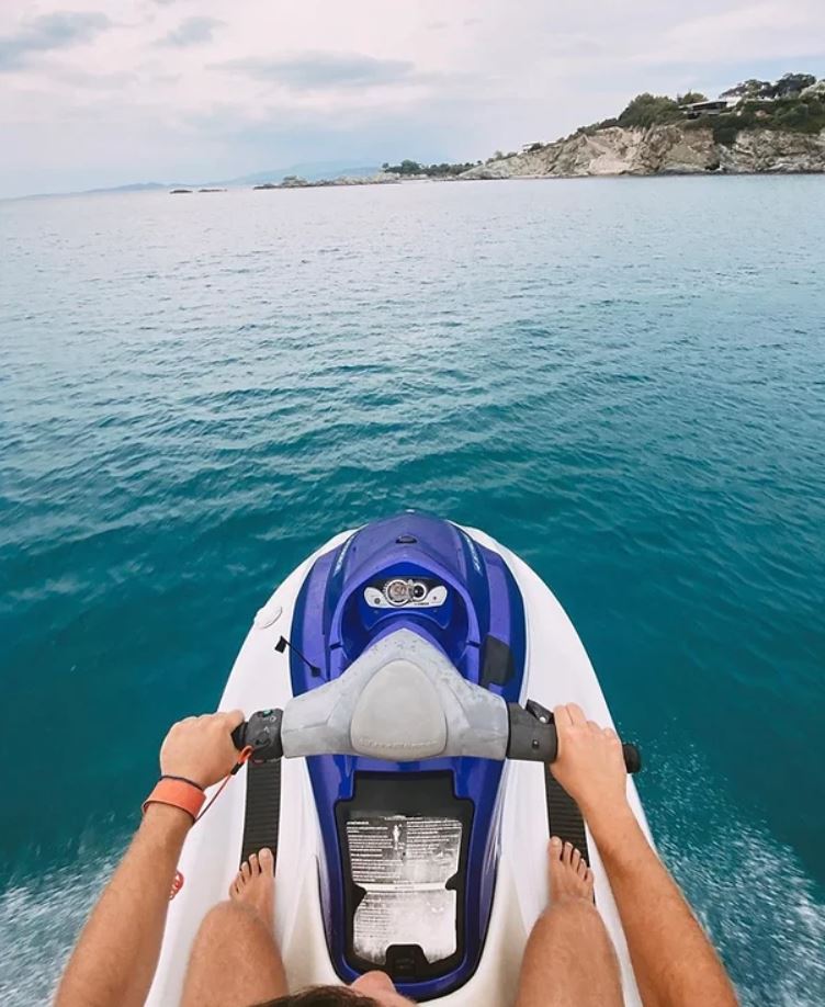 Saronic Ski Club Watersports - Θαλάσσια Σπορ Ανάβυσσος