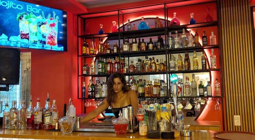 La Parada All Day Cocktail Bar - Signature Cocktails Skiathos