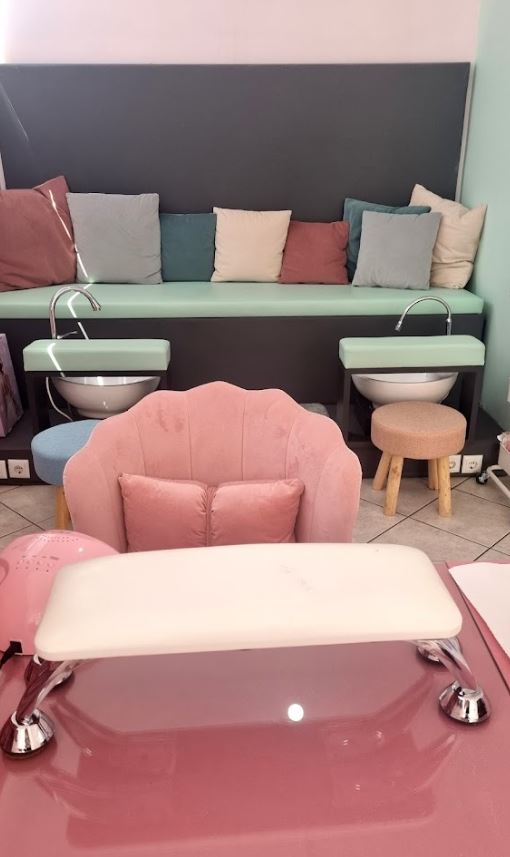 M & X Nails Salon - Περιποίηση Νυχιών Καρδαμίτσια