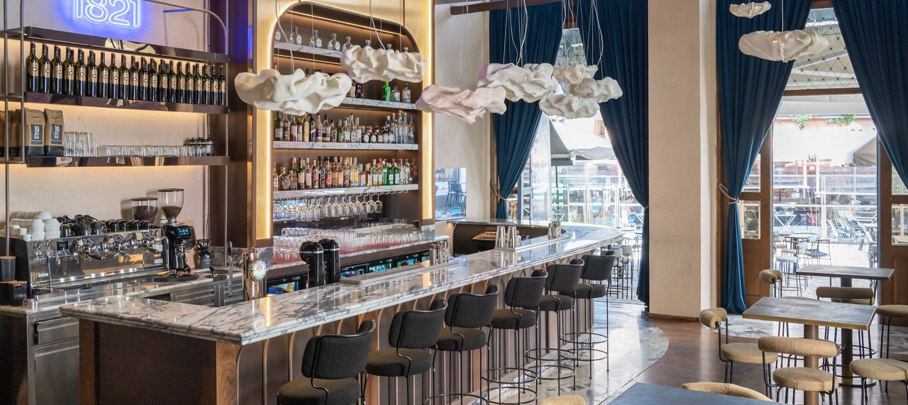 1821 All Day Bar - Ποτό Cocktails Ιστορικό Κέντρο Καλαμάτα